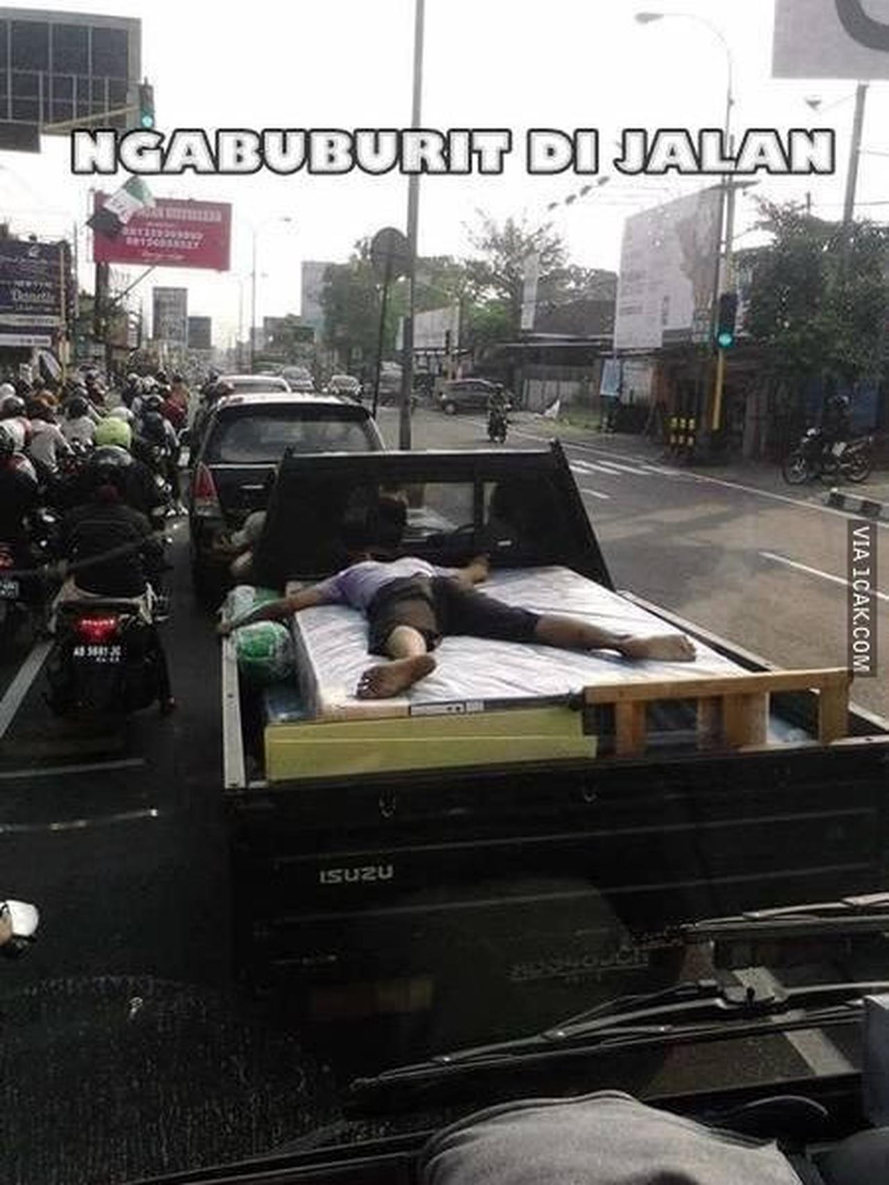 15 Meme Buka Puasa yang Bikin Ngakak, Dijamin Relate Banget