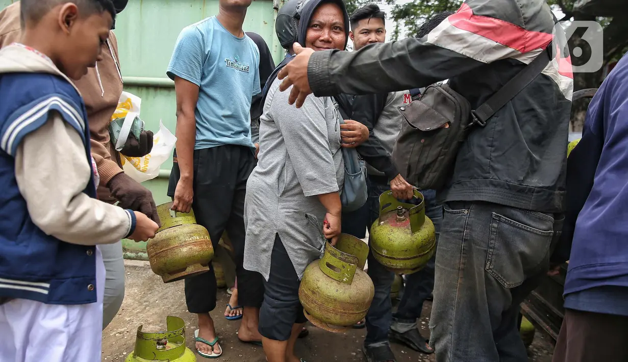 Instruksi Prabowo, Pengecer Boleh Kembali Jual Gas Elpiji 3 Kg - Foto ...