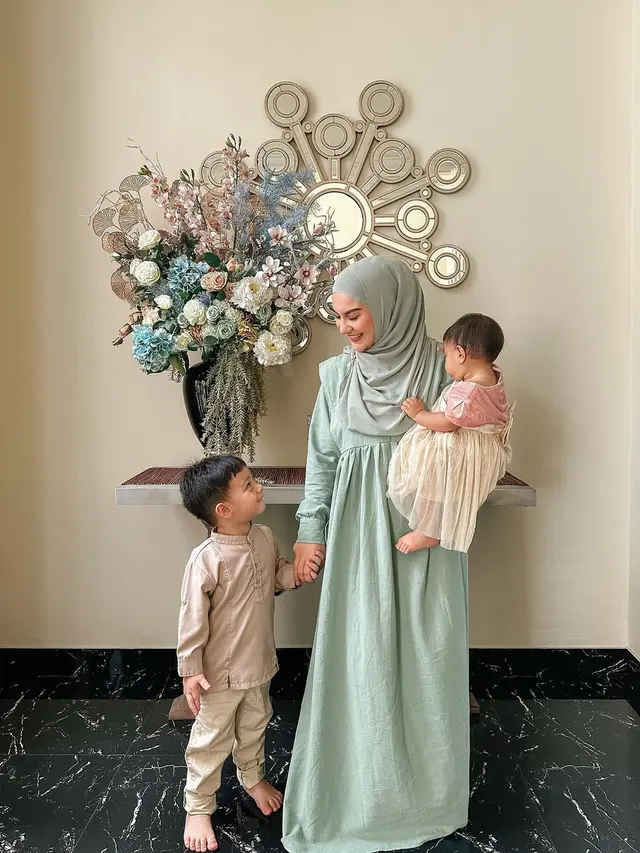 6 Potret Irish Bella Rayakan Lebaran Tanpa Ammar Zoni, Tetap Bahagia dengan Anak - Hot Liputan6.com