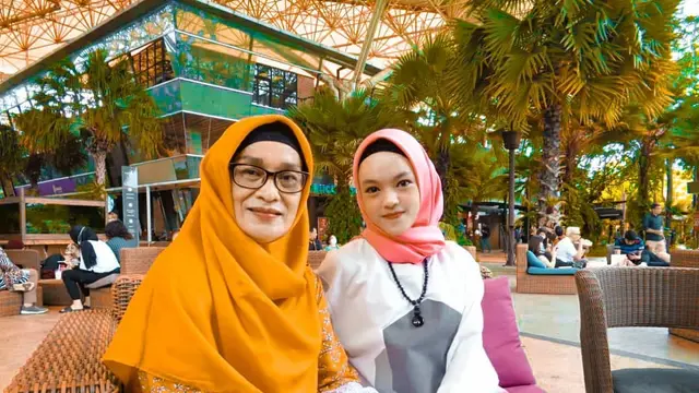 6 Potret Terbaru Febriana Sapta 'Antagonis Cilik' Bareng Ibunda, Penuh ...