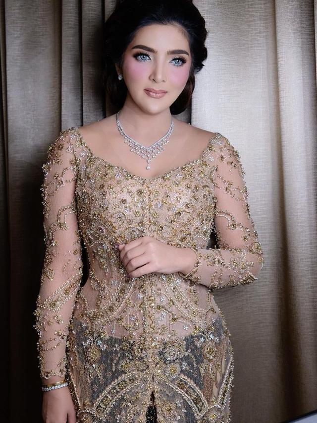 10 Artis Cantik Berdarah Arab yang Cantik Memesona, Mata Indah dan ...