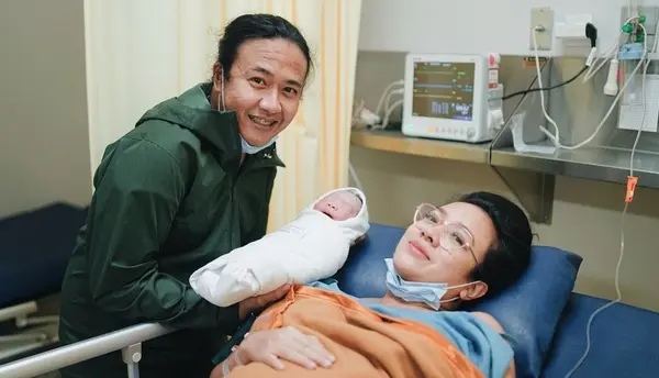 Elliot Page Ungkap Alasannya Membeberkan soal Operasi Pengangkatan ...