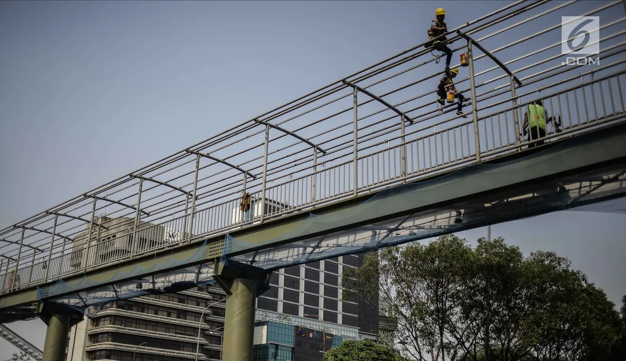 FOTO: Pembangunan Halte Busway BNN Baru Terus Dikerjakan - Foto ...
