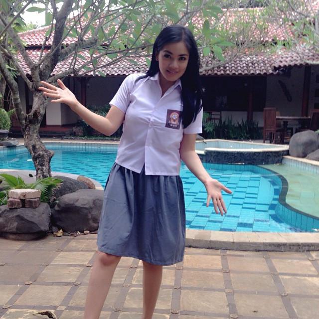 6 Potret Seleb Kenakan Seragam SMA, Cantiknya Bikin Kangen Masa Sekolah - Hot Liputan6.com