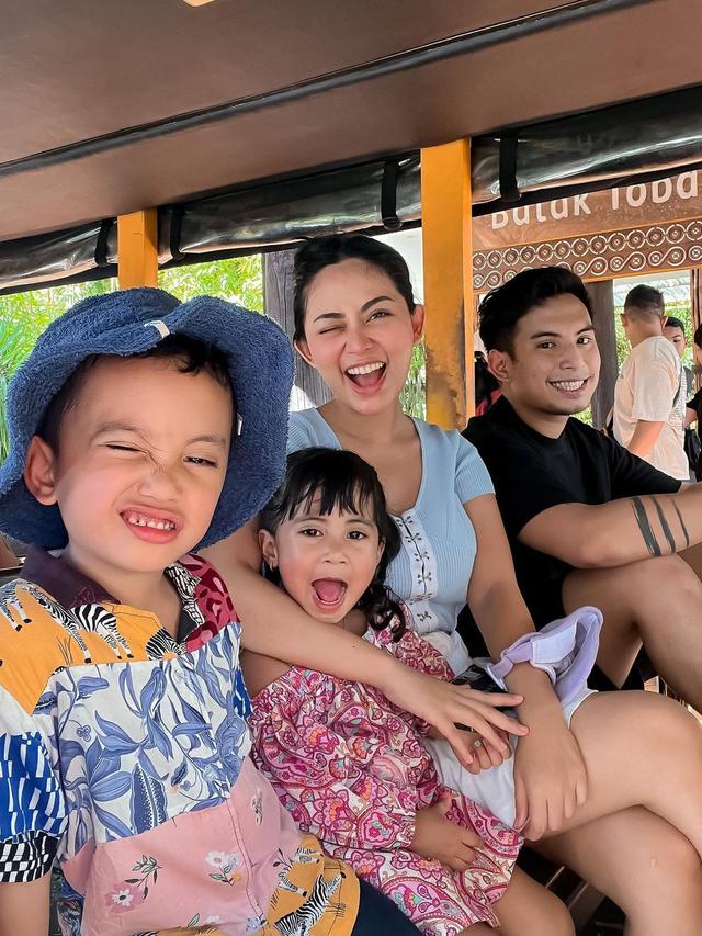 6 Potret Akrab Rachel Vennya dan Okin Liburan Bareng Anak di Bali ...