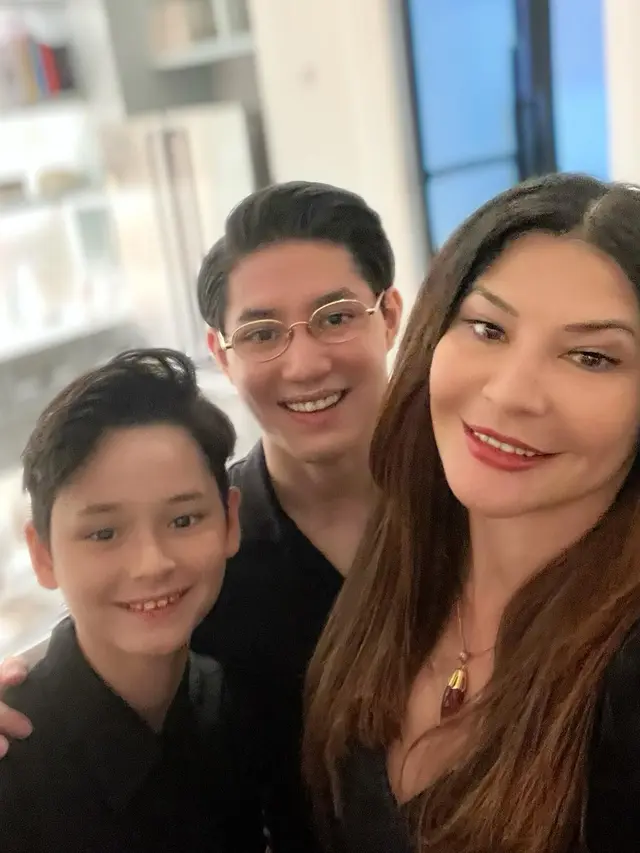 Unggah Foto Jadul dengan Sang Ayah, Tamara Bleszynski: Sampai Jumpa di Kematianku Nanti ...