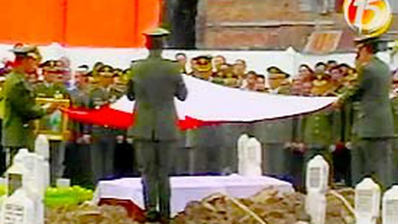 Jenazah Raja Inal Siregar Dimakamkan - News Liputan6.com