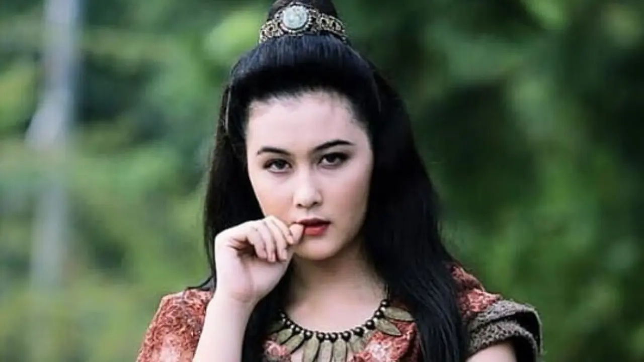 Dulu Hits Kini Vakum Jadi Artis, Begini Potret Lawas Talitha Curtis ...