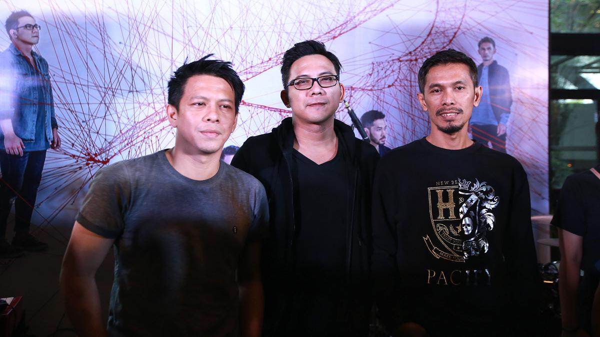Lirik Lagu Terbangun Sendiri - Noah