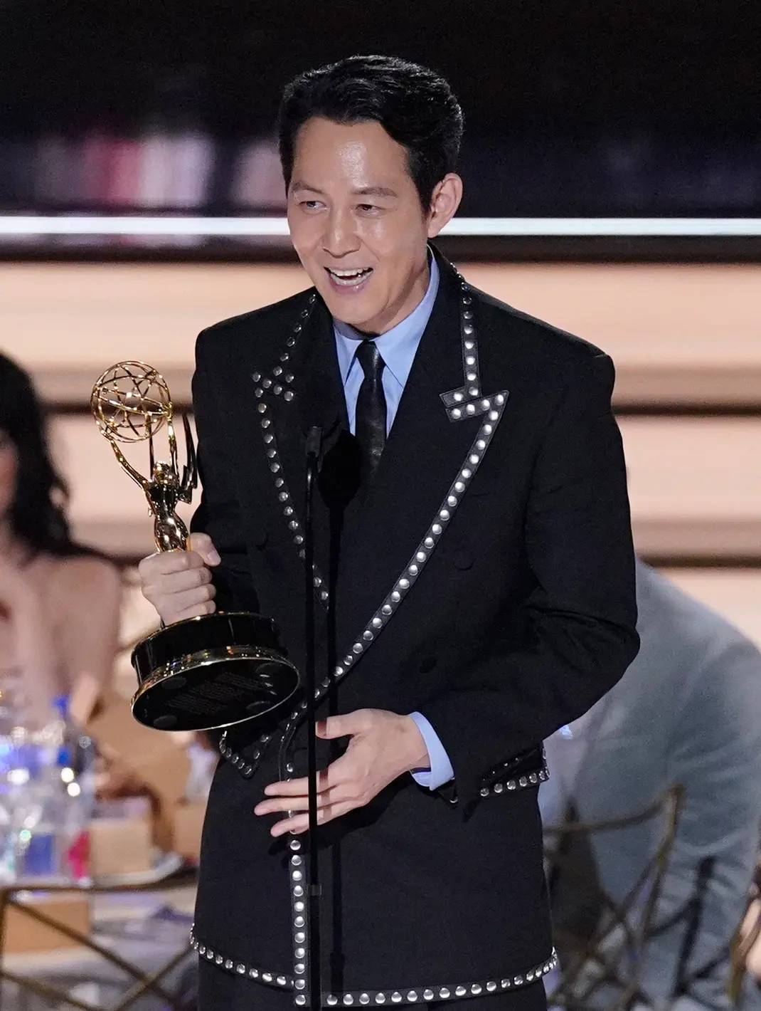 Lee Jung-jae Ukir Sejarah, Raih Penghargaan Aktor Utama Terbaik di Emmy ...