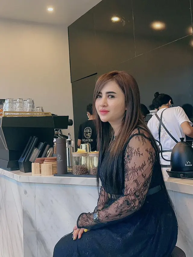 Alasan Selebgram Miss Cindy Buka Cafe di Lamongan yang Bikin Terkejut ...