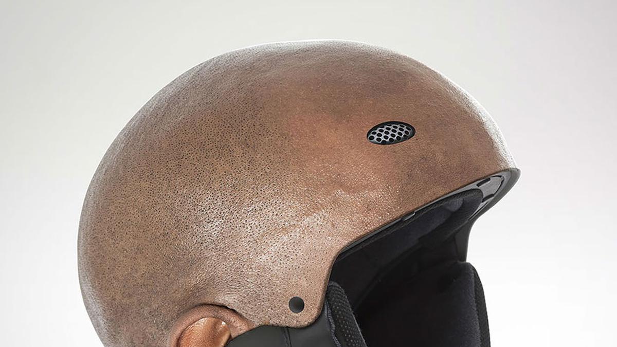 Ekstrem, Helm dari Kulit 'Kepala Manusia' - Global Liputan6.com