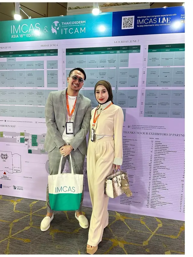 5 Gaya Stylish Reza Gladys Pakai Setelan Rompi, Cocok Buat Ngantor ...