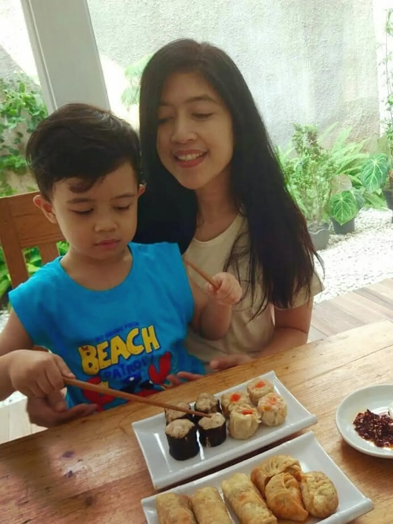 Lama Tak Tampil di Layar Kaca, Ini 6 Potret Terbaru Pia Eks Utopia ...