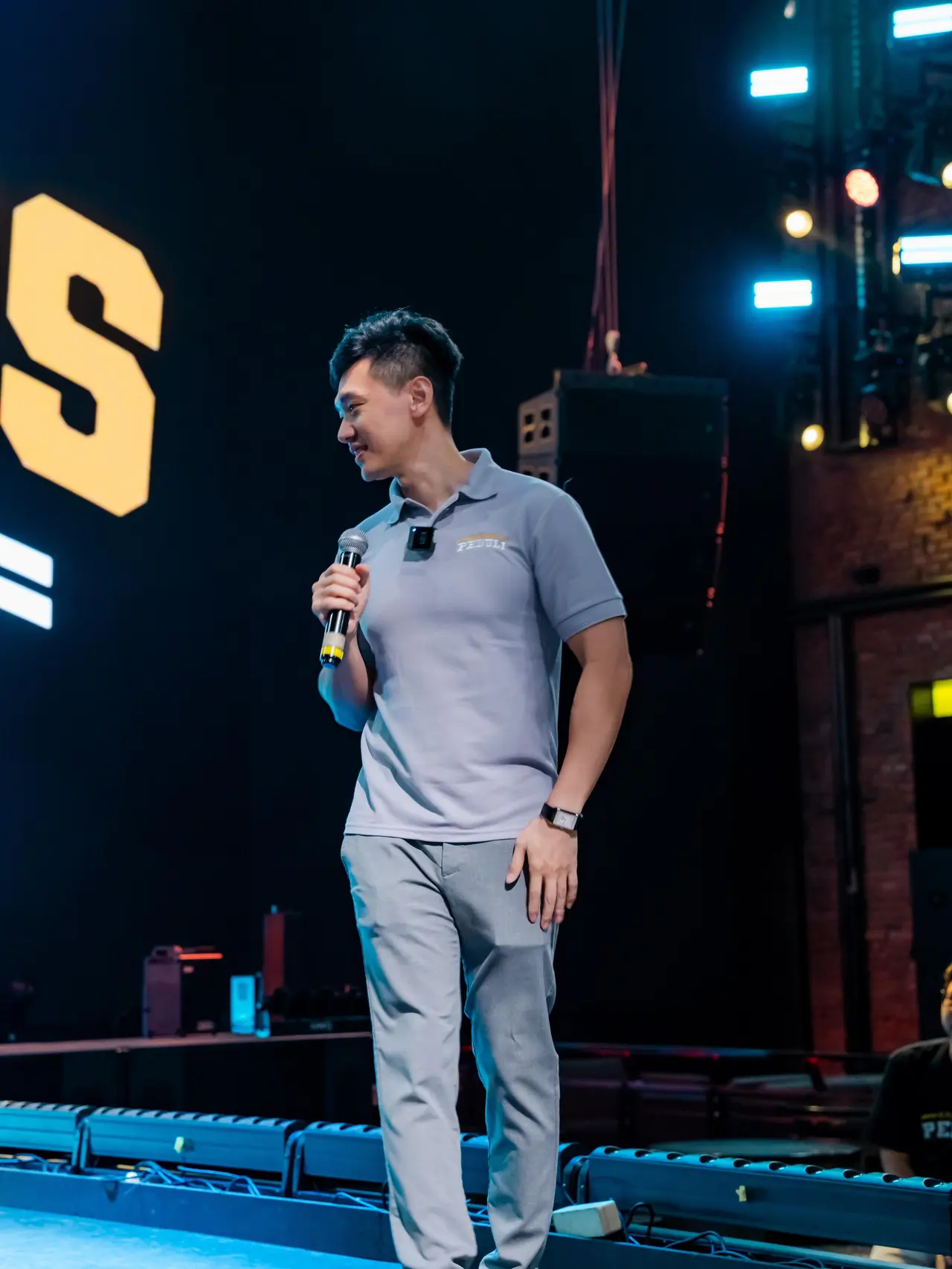 Selebgram Andrew Susanto dan Tim Gelar Skrining Skoliosis Gratis, Ingatkan Cek Kesehatan Rutin ...