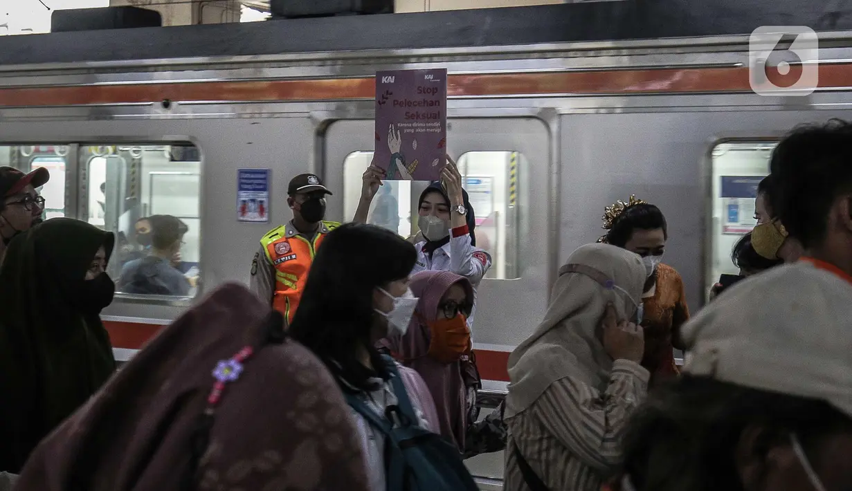 Peringati Hari Ibu, KAI Kampanye Stop Pelecehan Seksual di KRL - Foto Liputan6.com