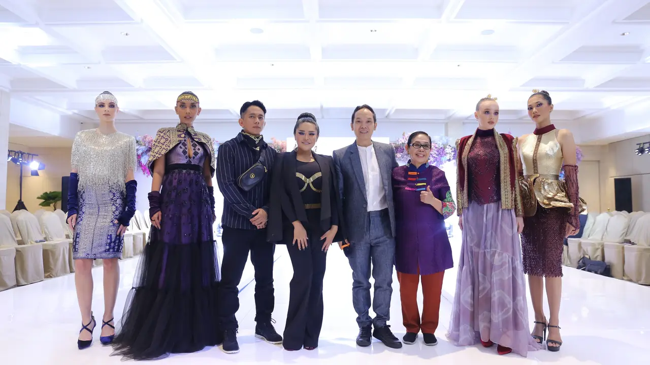 Desainer Ternama Hengki Kawilarang Tutup Usia