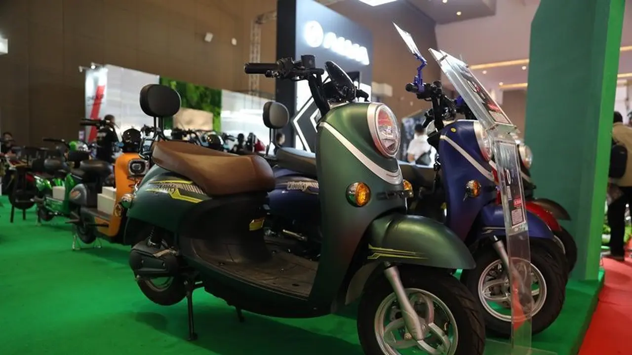 Pilihan Motor Listrik Murah Tak Sampai Rp 10 Juta di IIMS 2024 ...