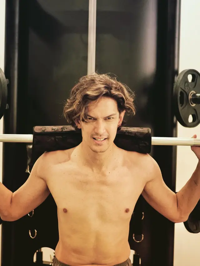 7 Potret Dimas Beck yang Kini Makin Kekar, Dipuji Makin Macho - Hot ...