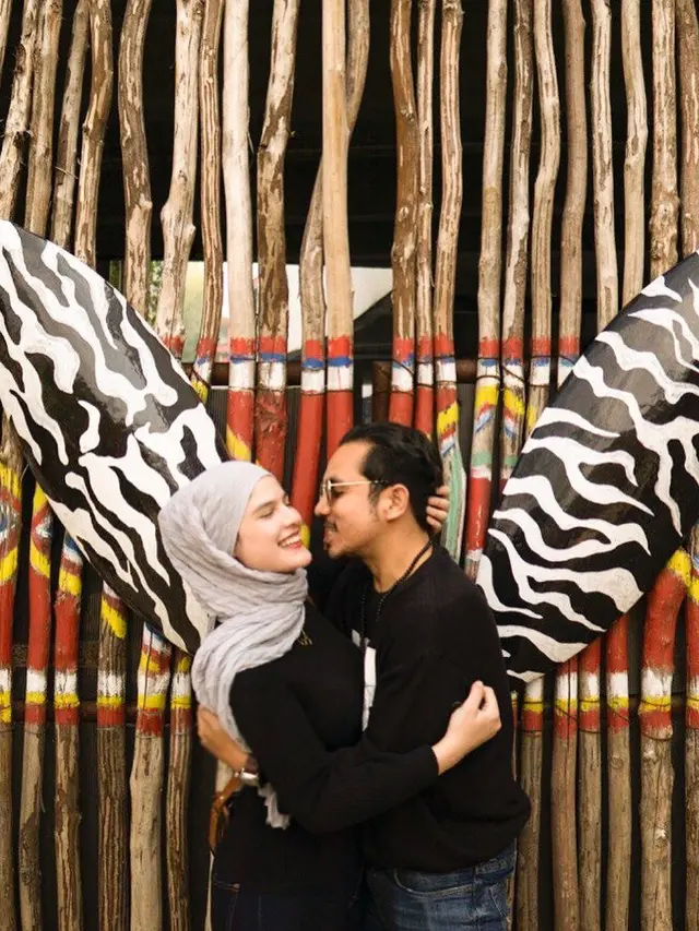 8 Potret Mesra Komo Ricky dan Istri, Umumkan Kehamilan Setelah 3 Tahun ...