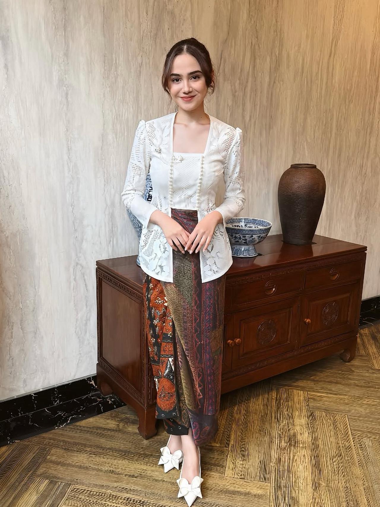 6 Tren Model Kebaya Terbaru 2025, Digemari Anak Muda