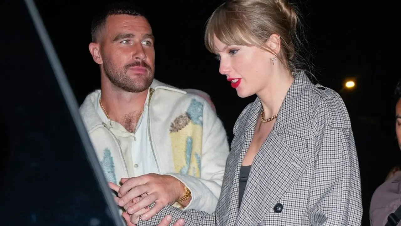 Gandengan Tangan di Publik, Taylor Swift dan Travis Kelce Disebut Cocok ...