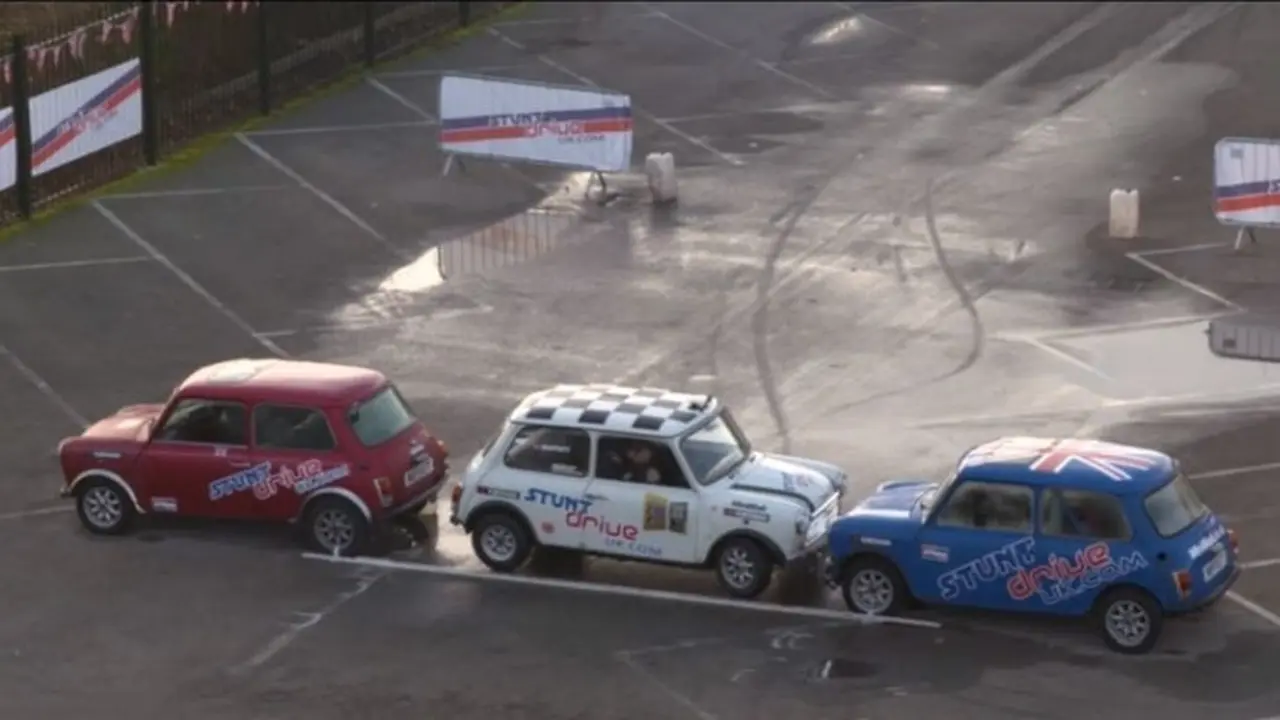 Begini Cara Parkir Paralel Kendaraan yang Benar - Otomotif Liputan6.com