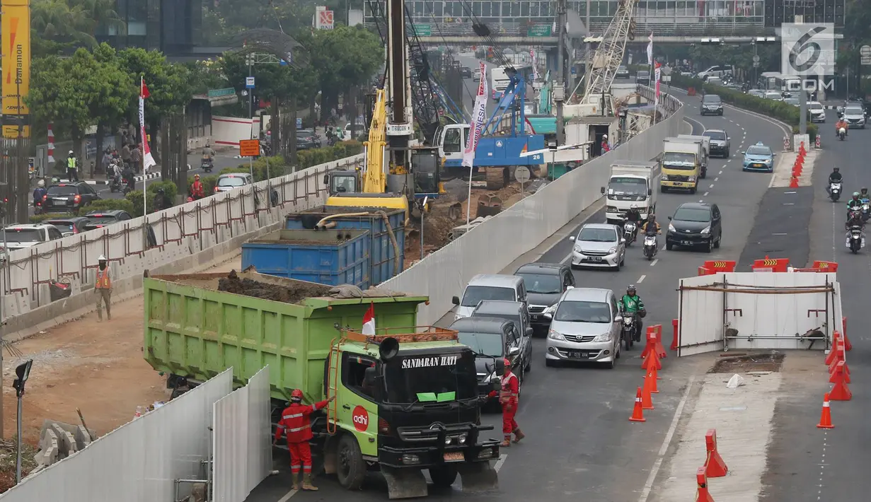 PHOTO: Mulai Masuk Kuningan, Proyek LRT Membelah Jalan Rasuna Said ...