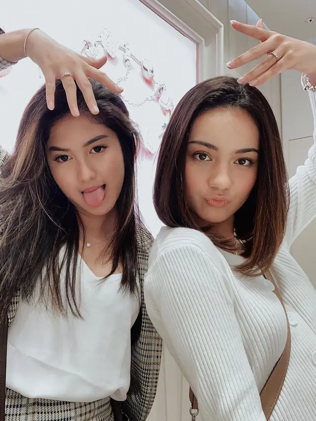 Kompak Joget TikTok, Ini 7 Potret Kebersaman Ochi Rosdiana dan Ersya ...