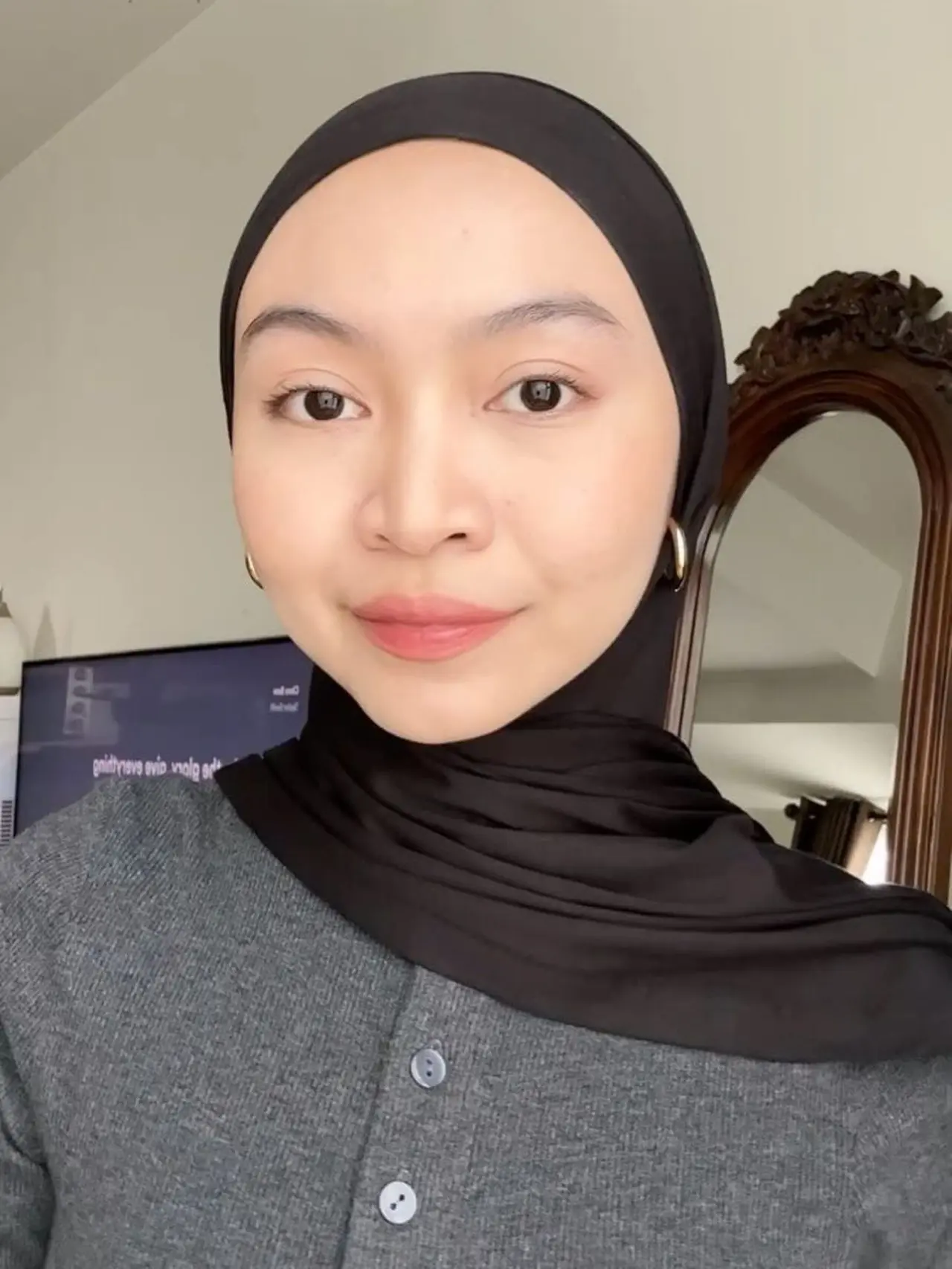 Influencer MUA Erika Nurdiani Berbagi Tutorial Clean Girl Makeup dan ...