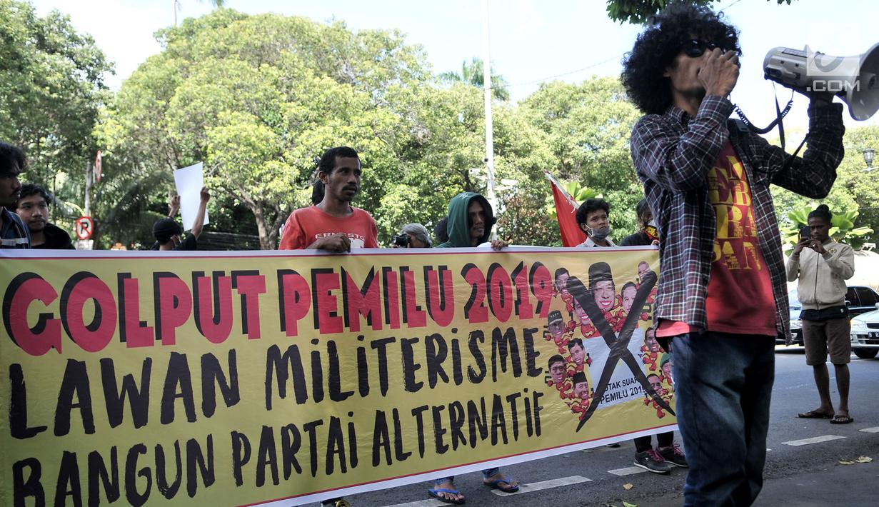 FOTO: Gelar Aksi Depan KPU Serukan Sikap Golput dalam Pemilu 2019 ...