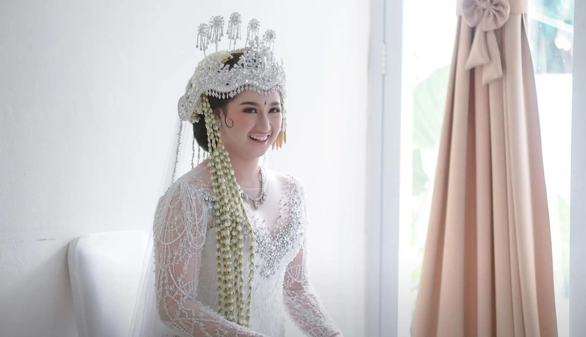 Pesona Adisty Juniar yang Berhasil Pikat Reiner Manopo, Kini Sudah Sah ...