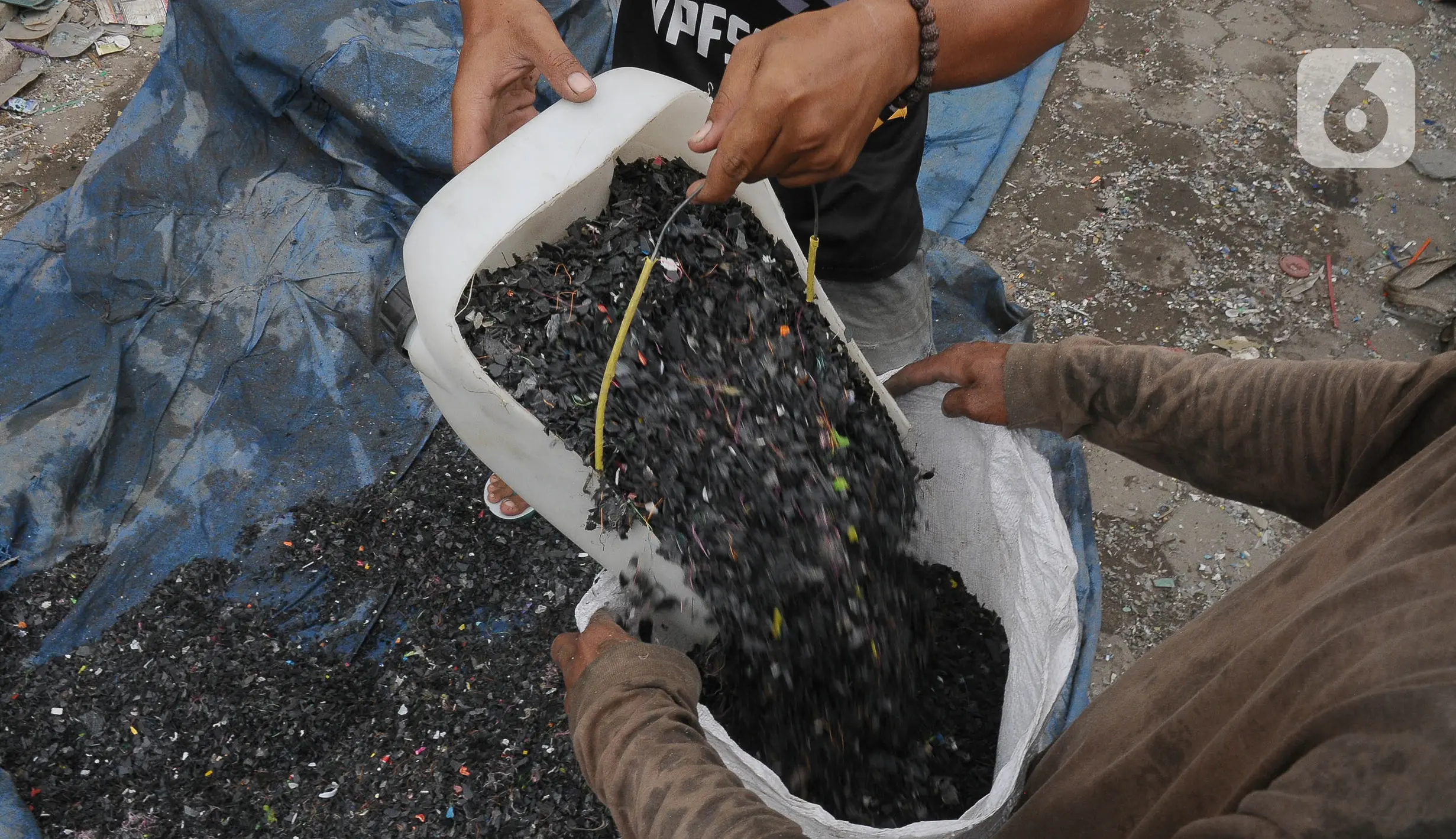 Raup Untung dari Daur Ulang Sampah Plastik - Foto Liputan6.com