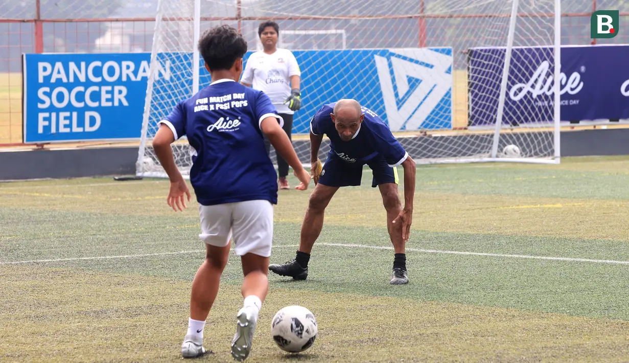 Foto: Nostalgia Legenda Sepak Bola Indonesia, Atep Beraksi Bersama Elie ...