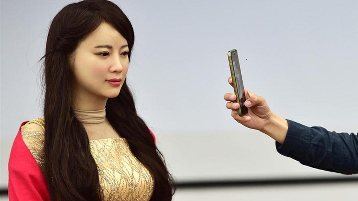 Jiajia, Robot Cantik dan Interaktif dari Tiongkok - Tekno Liputan6.com