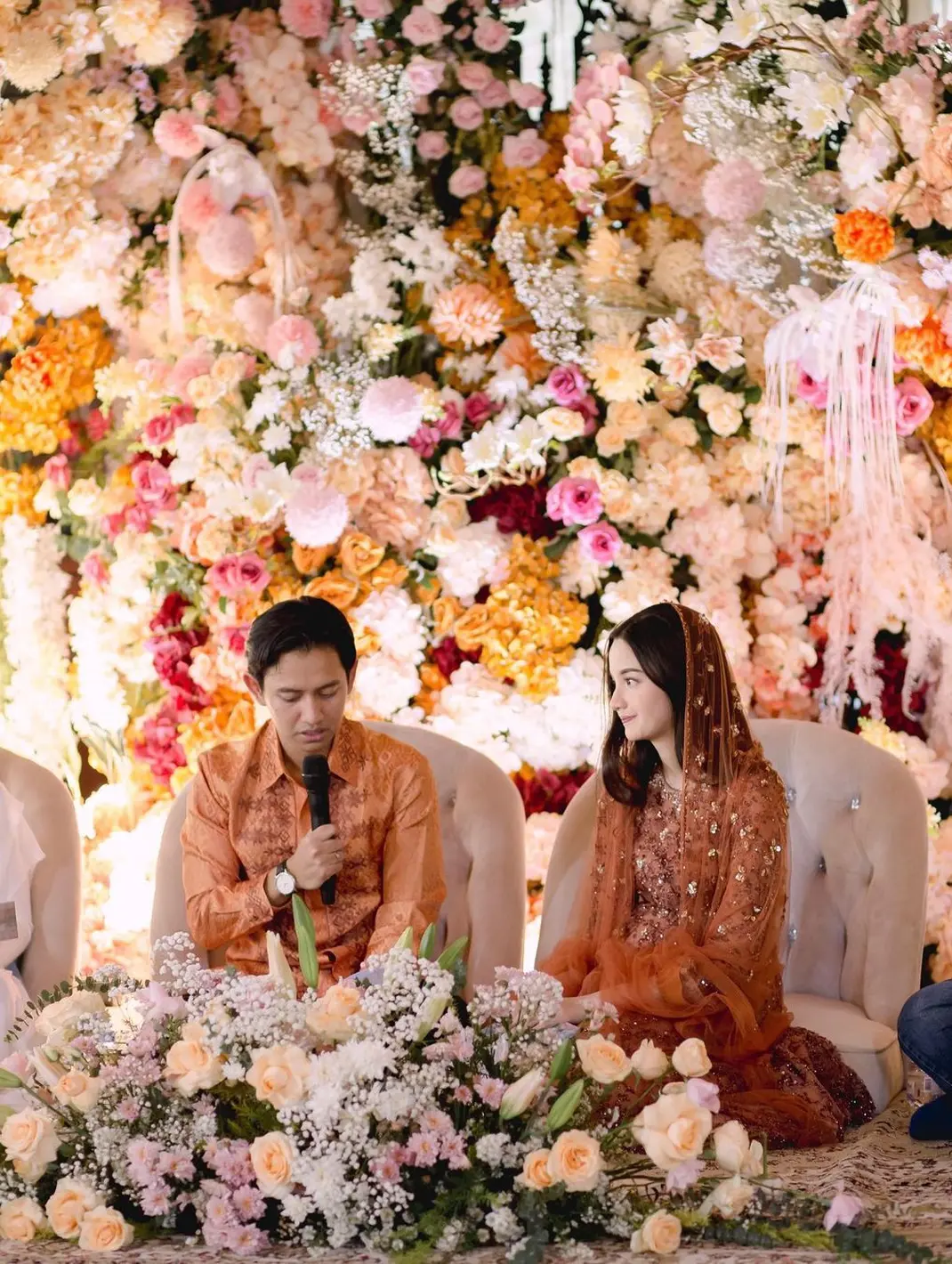 6 Gaya Sabrina Anggraini Istri Belva Devara di Pengajian 4 Bulanan, Anggun dalam Balutan Dress ...