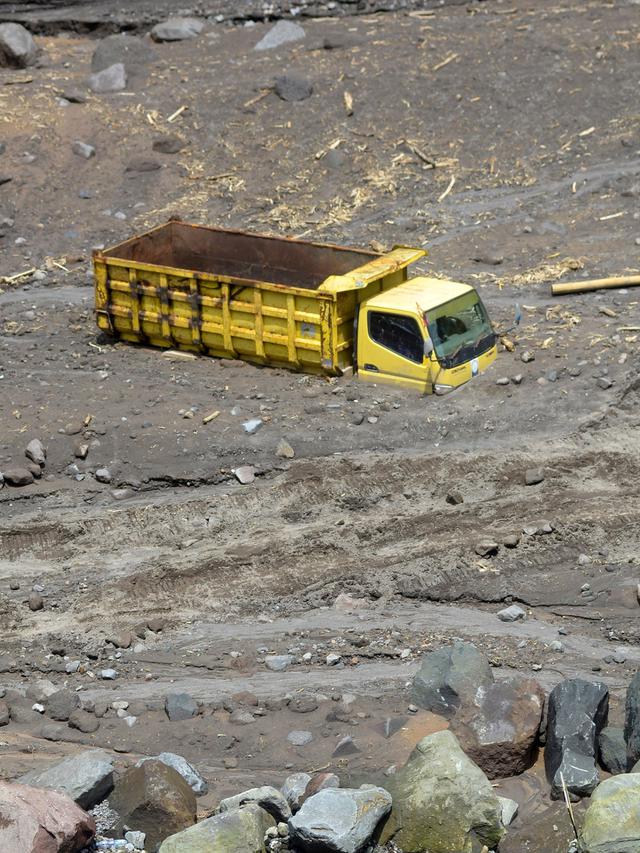 Sopir Korban Amukan Lahar Dingin Merapi Ditemukan Meninggal, Begini Kondisinya - Regional ...