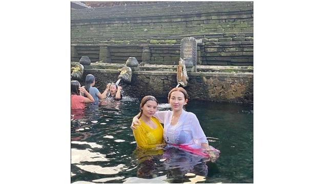 Ditemani Sang Adik, Ini 6 Potret Cupi Cupita dan Depi Putri Liburan di ...