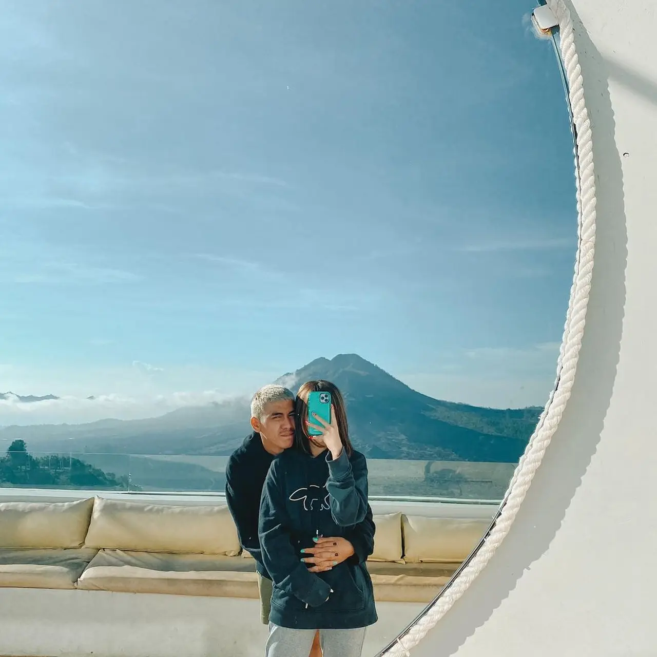 Putus dengan Ray Prasetya, Ini 6 Potret Hasyakyla Utami dan Kekasih ...