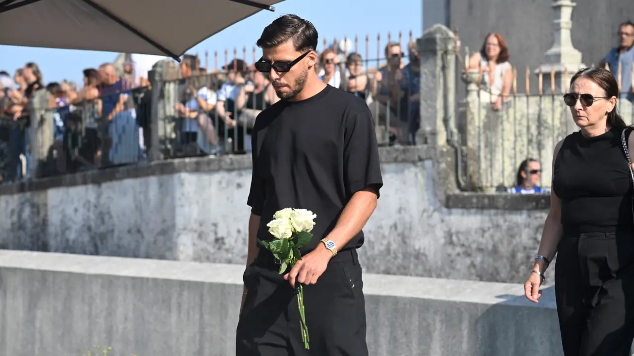 Melepas Diogo Jota: Darwin Nunez, Ruben Dias, Fabinho, hingga Bernardo ...