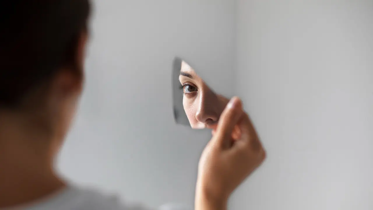 BDD Adalah Body Dysmorphic Disorder, Ini Gejala, Penyebab, Dampak, dan ...