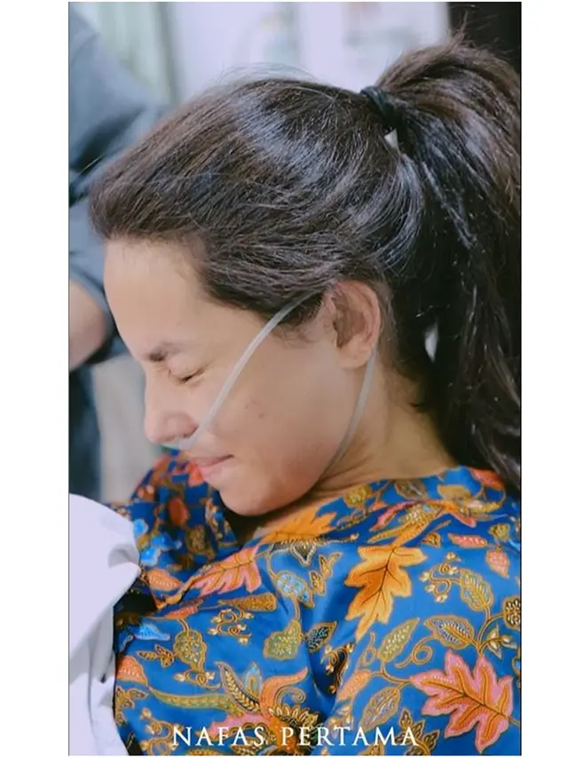 7 Potret Bahagia Vanessa Lima dan Erick Iskandar yang Baru Dikaruniai Anak Kedua - Hot Liputan6.com