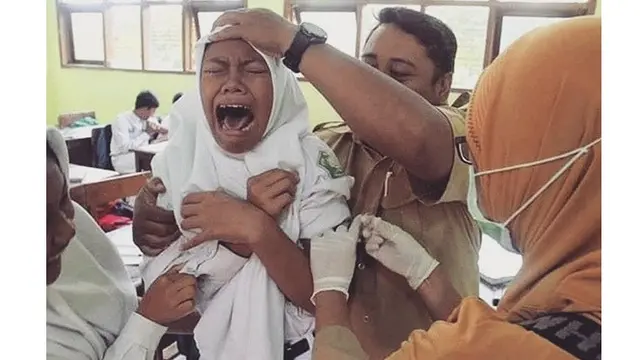 5 Ekspresi Lucu Anak saat Disuntik Ini Bikin Iba Sekaligus Ingin Senyum ...