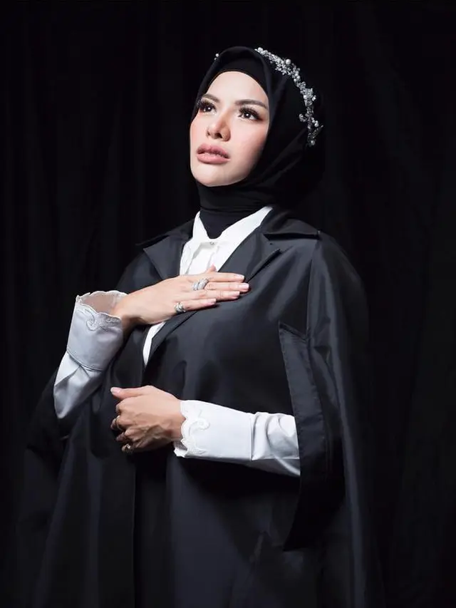 Nikita Mirzani Alami Perdarahan, Ini Penyebabnya - ShowBiz Liputan6.com