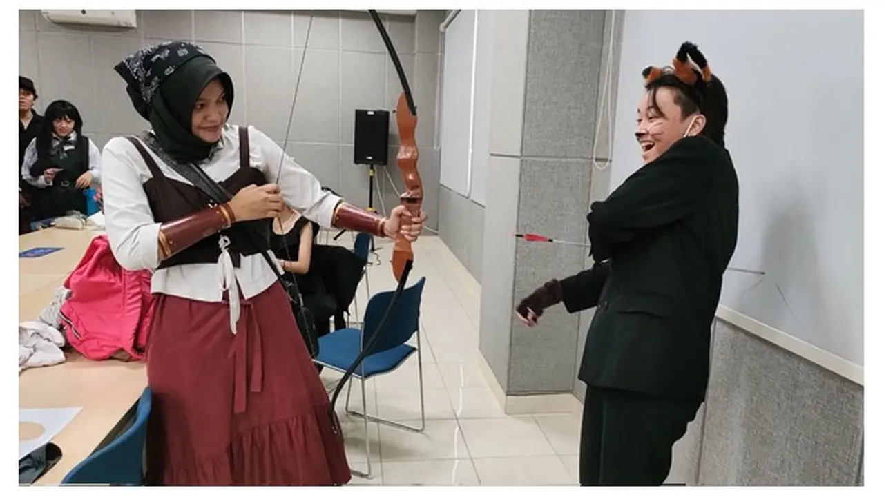 8 Potret Cosplay Dosen dan Mahasiswa ITB saat Ujian Ini Viral ...