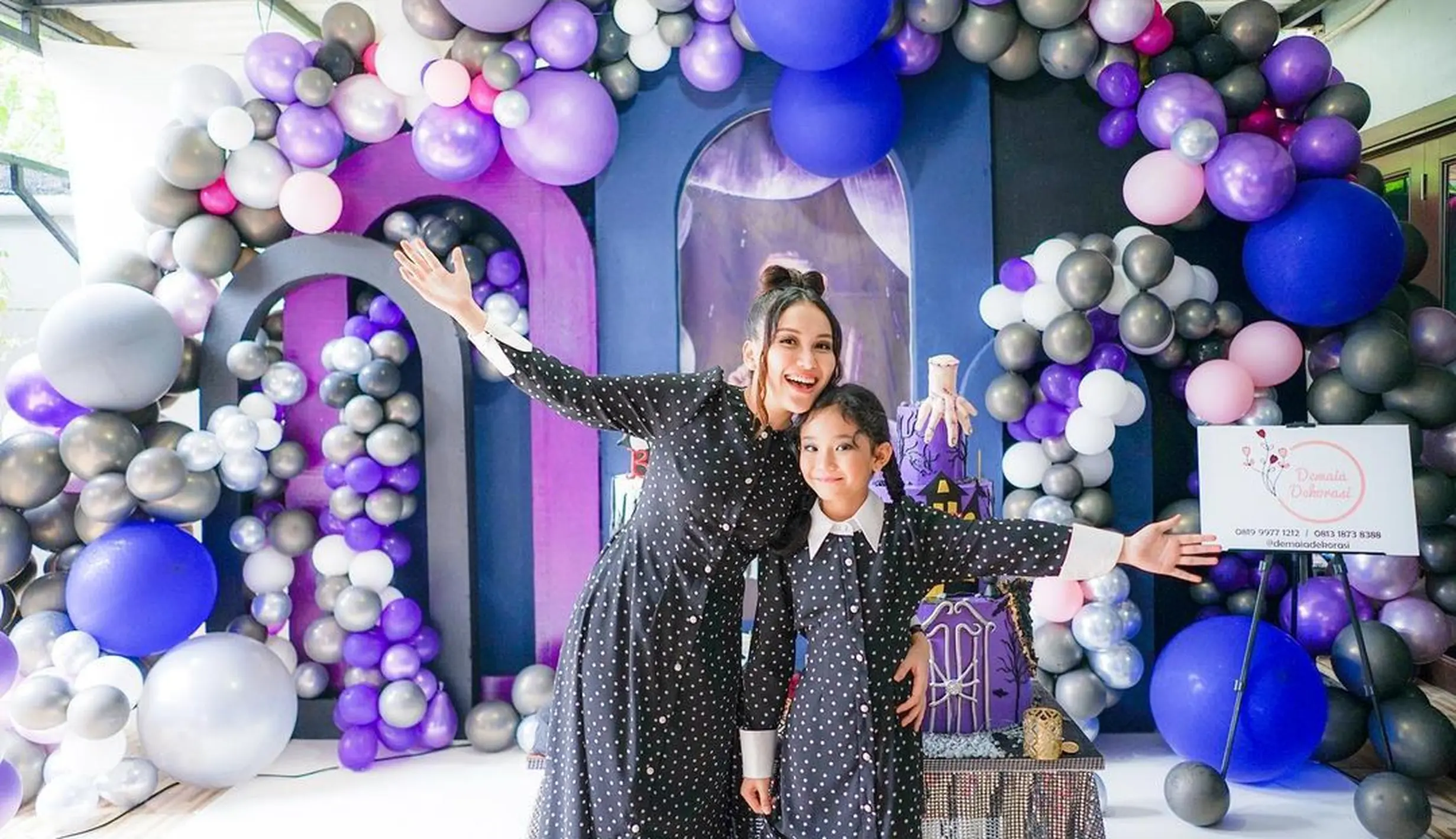 6 Potret Gaya Ayu Ting Ting Rayakan Ultah Buah Hati, Kompak Dandan ala ...