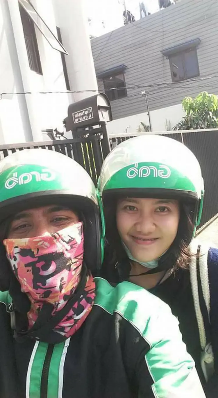 Bikin Iri Driver Ojol Selfie Dengan Cewek Cewek Cantik Ini Bikin Adem Galeri 