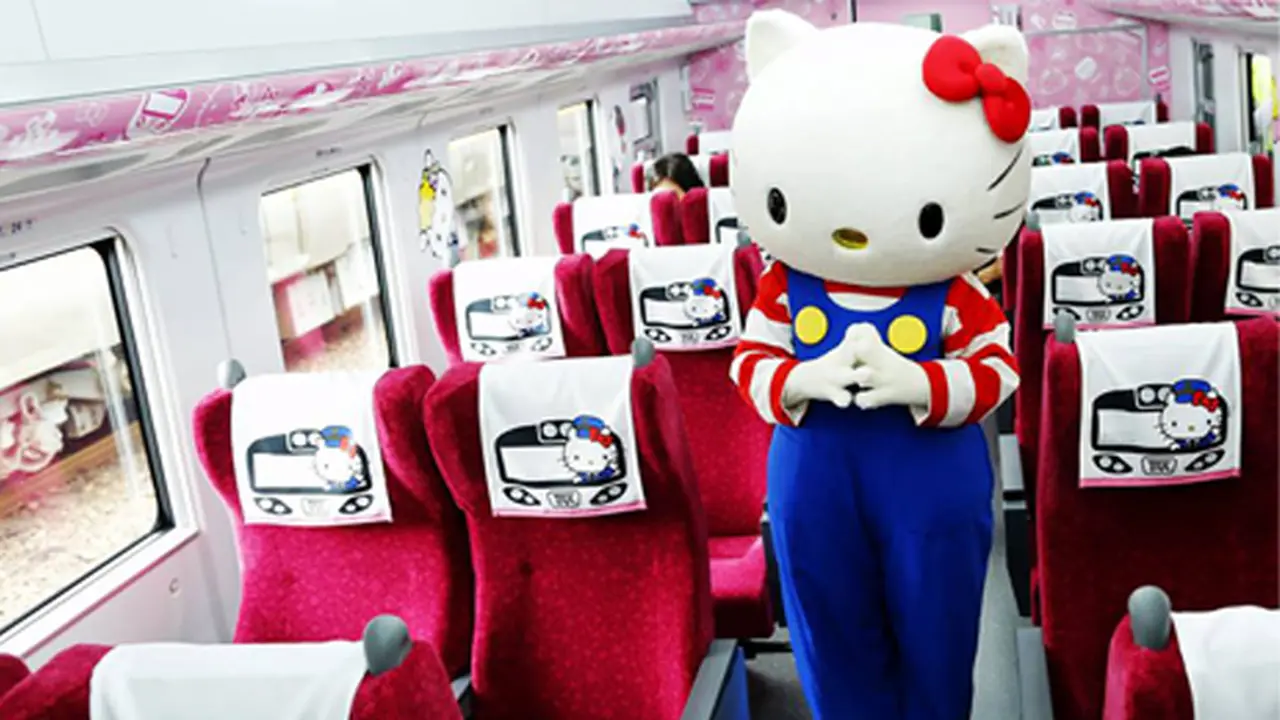 Kereta Api Berkonsep Hello Kitty Ini Satu-satunya di Dunia