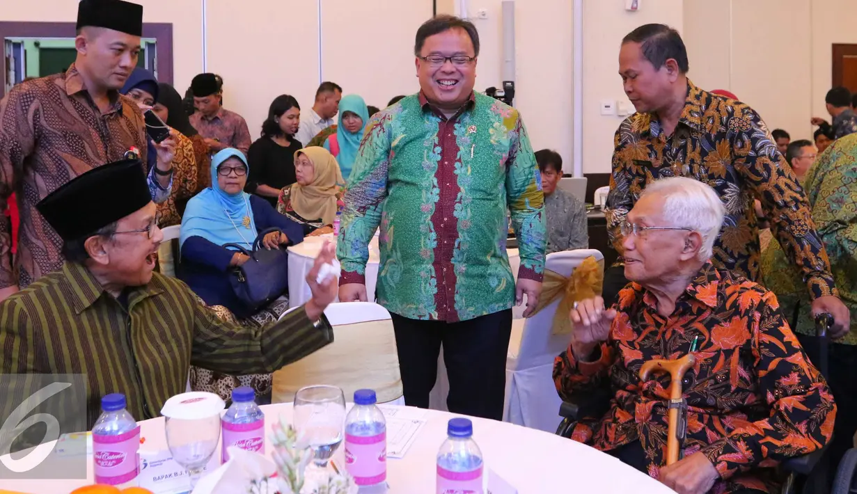 Bambang Brodjonegoro dan BJ Habibie Resmikan Nama Gedung Widjojo Nitisastro - Foto Liputan6.com