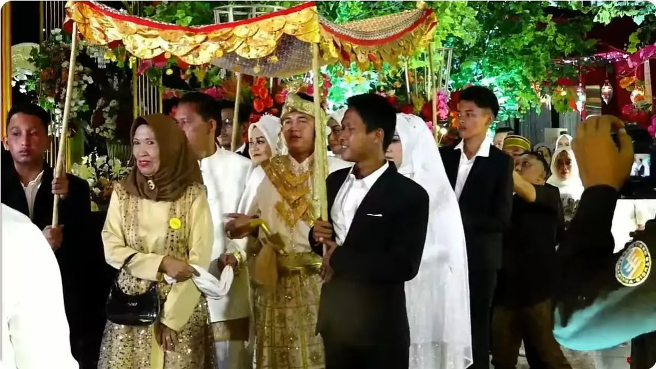 8 Momen Akad Nikah Putri Isnari dan Abdul Azis Pakai Adat Bugis, Penuh Haru Bahagia - Hot ...